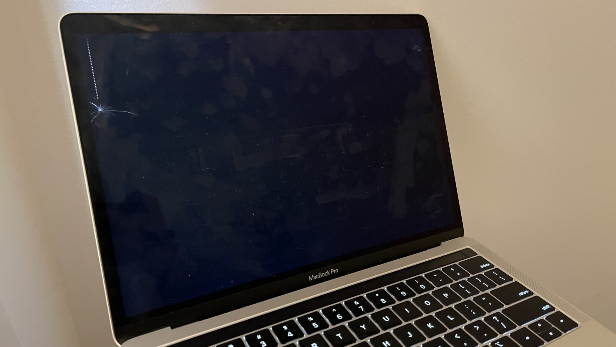 A1989 2019 MacBook Pro Hairline Crack Repair